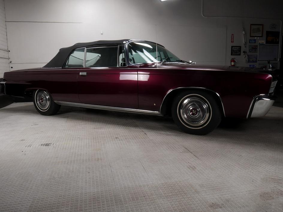 1966 Chrysler Imperial Crown Sedan